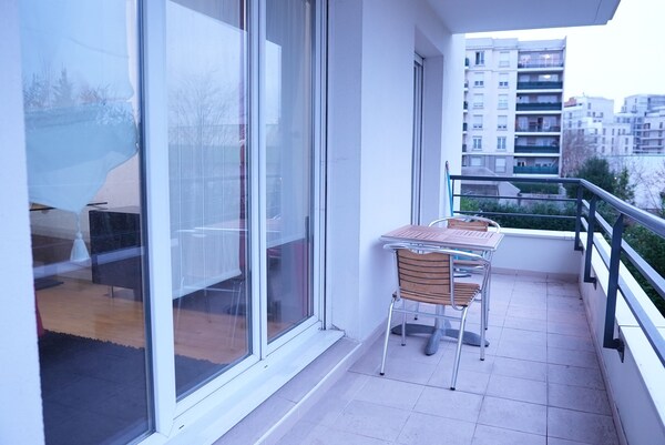 Lovely 2-room Apartment Near Paris. Spacious. Rer E, Line 11. A3 And 86. - Seine-Saint-Denis