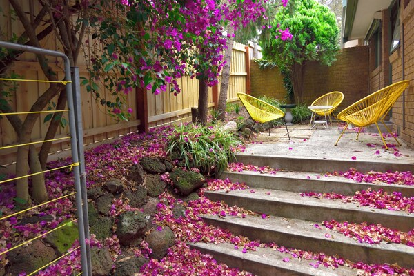 Beautiful Lakeside Unit, Walk To Train Station, Schools And Eastland - Bayswater