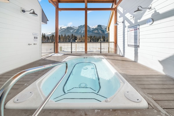 Luxuriously Cozy 3-bedroom Townhouse In Harvey Heights - 2 Min To Banff Gate - Canmore