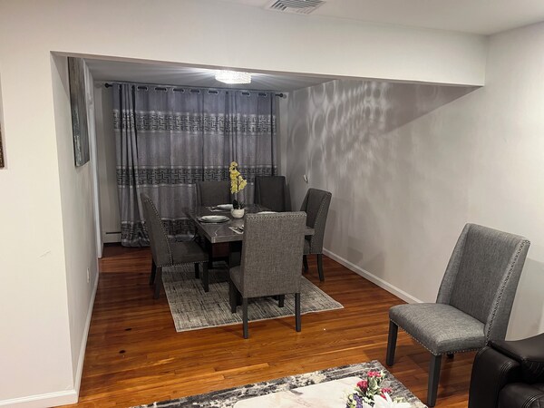 Spacious 4-bedroom House With Wifi And Ac In Union.\n2mnts To Majors Hw. - Elizabeth, NJ