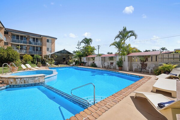 6 27 Ocean Parade Coastal 2-bedroom Apartment Opposite Park Beach - Coffs Harbour