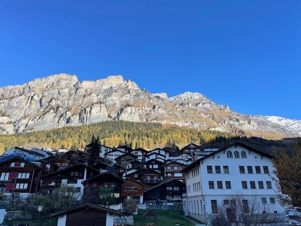 Forest B - Freshly Renovated, Cozy & Top View! + Balcony & Parking - Adelboden