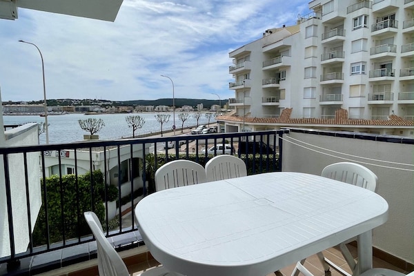 Piso De Seis Habitaciones Cerca De Riells - Costa Brava