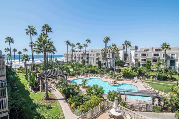 Walk To The Beach! Balcony Sunset Ocean Views - Oceanside