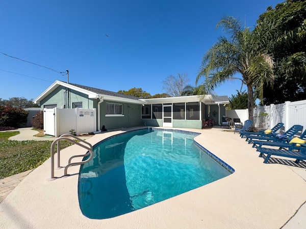 Pool | Fire Pit | Fenced-yard | 5mi To Beach - Dunedin, FL