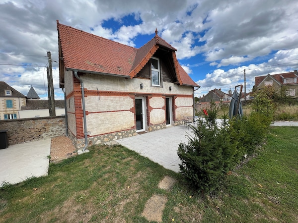 Gite Rouge Dans La Propriété Château Camus - Auvergne