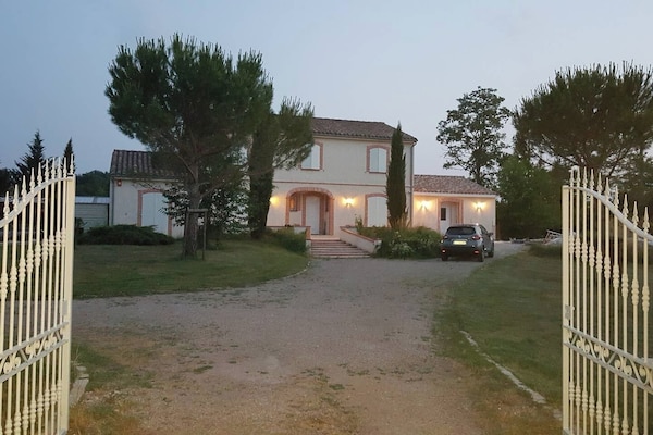 Logement, Classé 3 éToiles, De 42 M2 Avec Piscine à La Campagne Pour Un Couple - Gaillac