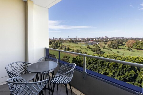 2 Bedroom Park Suite  At Waterloo Sydney - Moore Park