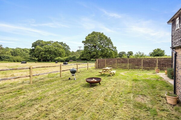 Deer View - Luxury Rural Property With Breathtaking Views - Horsham, UK