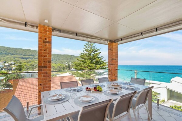 Stanwell Park Escape Sprawling Beachfront Living - Stanwell Park