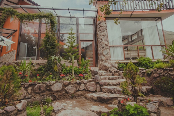 Elegant Main House + Fully Equipped Guest Casita - Madre de Deus