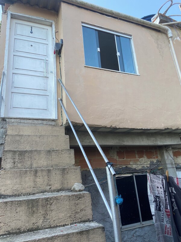 "House In Favela" Comunidade No Bairro   De Copacabana Com Vista Para A Praia. - Copacabana