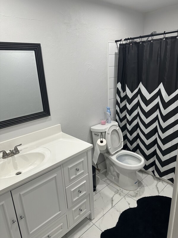 Are You Looking For A Cozy Room To Rent In A Prime Location? Look No Further! - ミラマー, FL