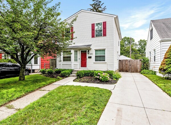 Elegant 4br/3ba Home In Royal Oak- Super Fast Wifi-5min To Downtown & Zoo - Southfield, MI