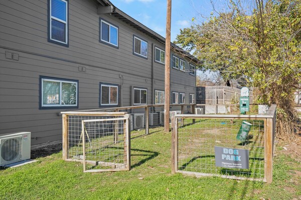 5 Mins To Dt-500mbps Wifi-parking-w/d-kingbed-tv! - Austin, TX