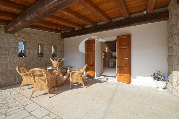 Villa Santata, A Newly Build Retreat With The Pool And Spectacular Hills View. - Arzachena