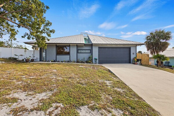 Casa Linda - Charming 3-bedroom House With Wifi, Ac In Pleasant Jensen Beach - Jensen Beach, FL