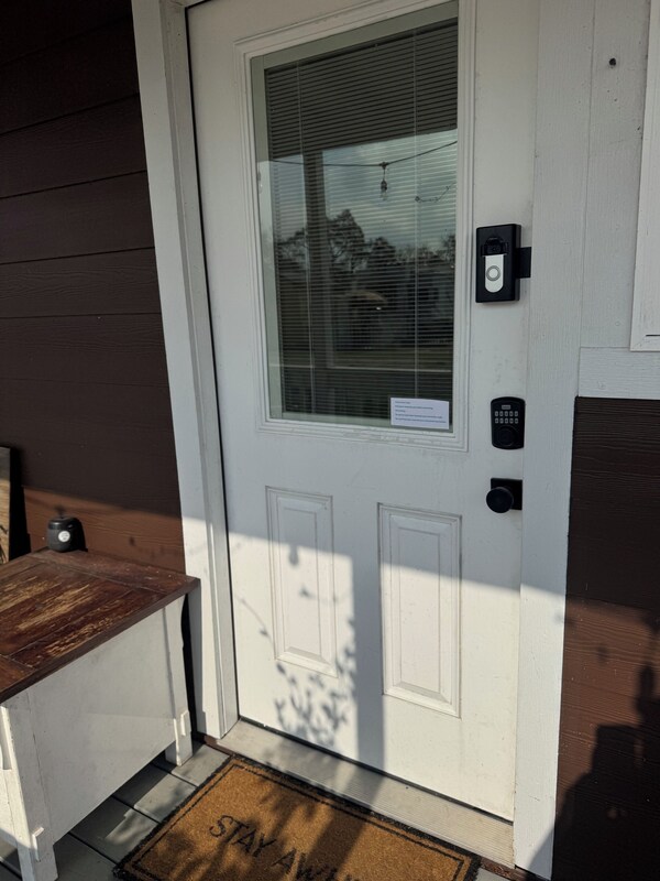 Cozy 2-bedroom Cabin In Lovely Alvin With Wifi, Ac - League City, TX