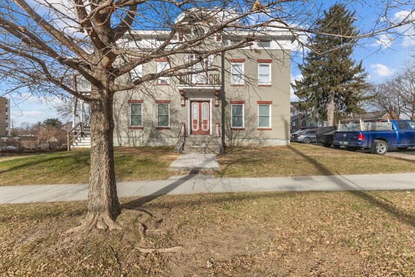 Unique Top-floor Apt In Btv - Shelburne, VT