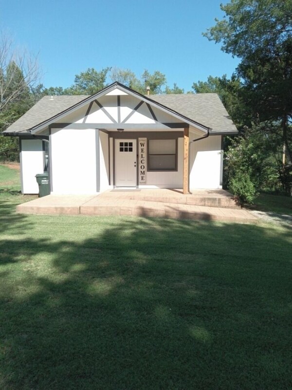 Near Lazy E!!!  Charming 3-bedroom Country Home Between Edmond And Guthrie Ok. - Guthrie Lake, OK