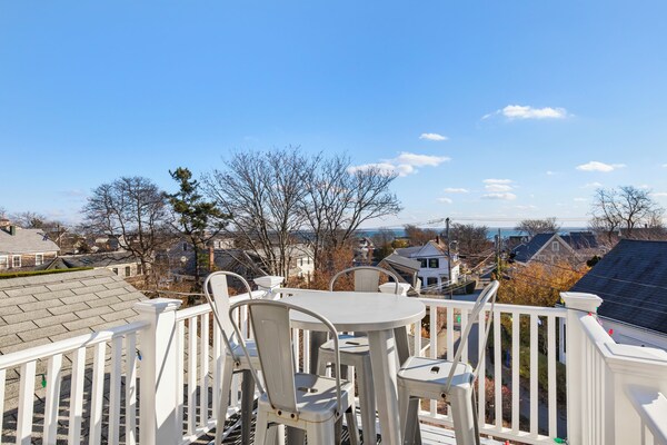 West End Nest - Bayview - Deck - Parking - Provincetown, MA