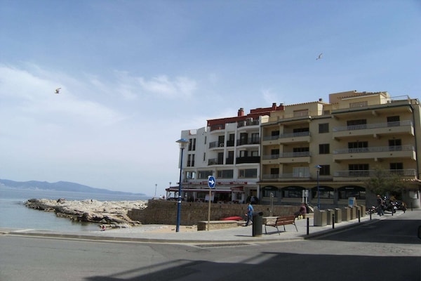 Apartment By The Beach In Spain - L'Escala