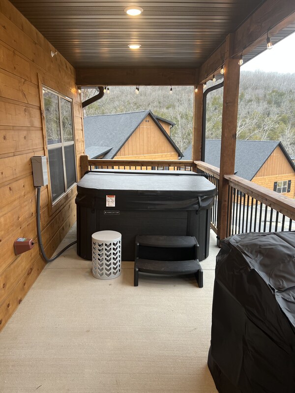 Duckingham Palace - Cozy 2-bedroom Cabin - Private Hot Tub - Hollister, Mo - Ridgedale, MO