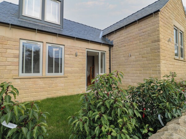 Oakwood Lodge, Pet Friendly, Character Holiday Cottage In Tansley - Matlock