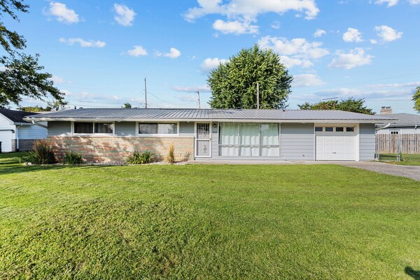 Charming 3-bedroom House South Kokomo - Kokomo, IN