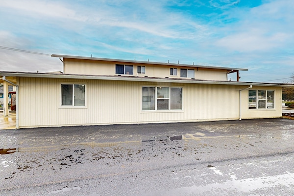 Family-friendly Condo With Kitchen, Close To River, Downtown & Wifi - Florence, OR
