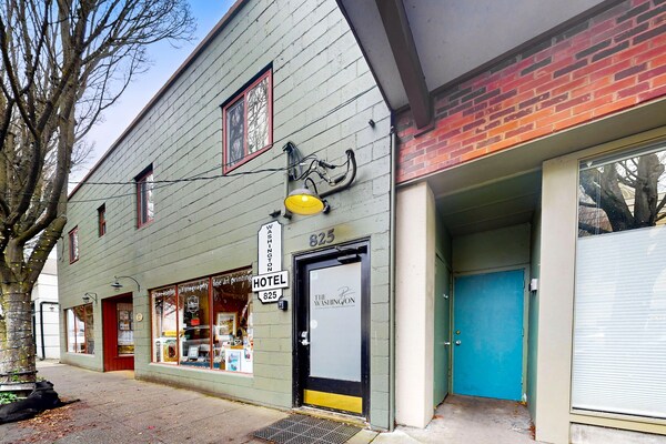 Mini-boutique Hotel With 4 Private Suites In The Heart Of Downtown Port Townsend - Port Townsend, WA