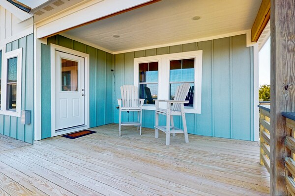 Brand New Upstairs Duplex In Avon, Nc With Full Kitchen And Wifi - Avon, NC