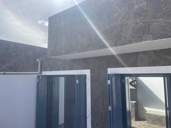Beach House With Indoor Pool, 1 Minute From The Beach - Cabo Verde