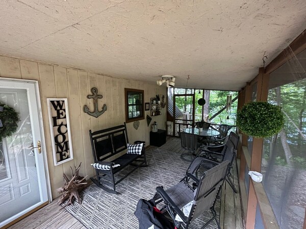 Charming Lake Front 3-bedroom/loft Cabin W/ Ac, Wifi In Delightful Cub Run, Ky. - Nolin Lake State Park, Mammoth Cave