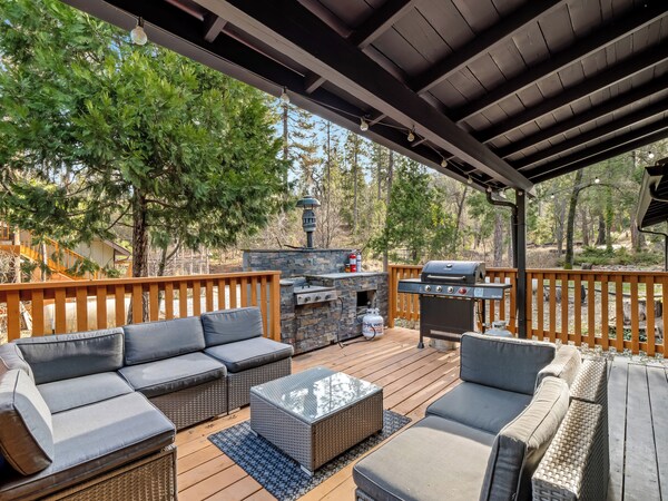 Brand New Swim Spa! Game Room! Bbq! 5 Bed:3 Bath! - Bass Lake, CA