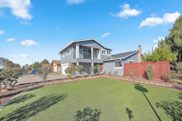 Spacious & Central. Pool Table & Ping Pong. 6 Tvs. Balcony. Garage. Wifi - Union City, CA