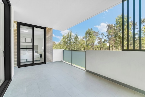 Sunny 2 Bedroom Apt With Parking In Rouse Hill - 블랙타운