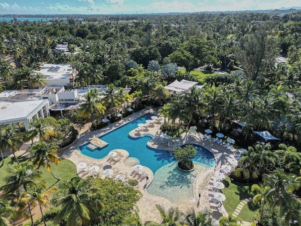 Villa In Dorado Beach East Resort & Club Within The Ritz Carlton Reserve - Dorado