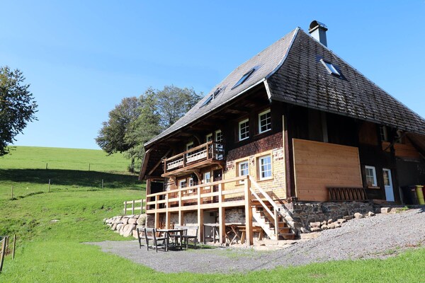 Kabine 'Ferienhütte Biobetrieb Lippenhof' Mit Privatterrasse Und Balkon - Breitnau
