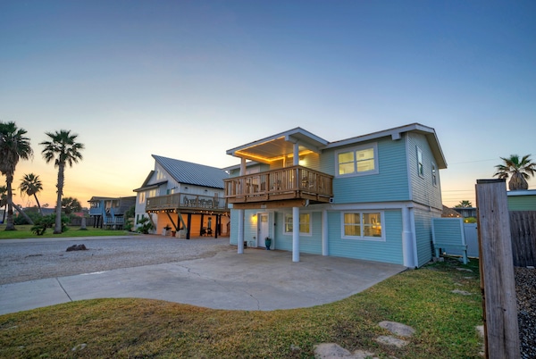 Seaglass Landing | Private Pool, Cabana, & Near Port Aransas Beaches - Port Aransas, TX
