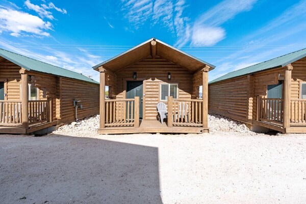 #2 Jeep Cabin! Newly Remodeled! Ac! Sleeps 4! - Bear Lake