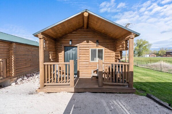 #5 Red Rock Cabin! Newly Remodeled! Ac! Sleeps 4! - Bear Lake