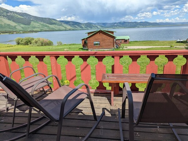 Henry's Lake Views! Private Dock! Cozy Cabin! - Island Park, ID