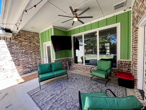 Aloha Pines Summary: - Chandler, TX