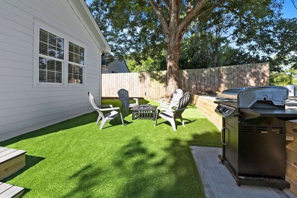 Oakwood Oasis: Gorgeous Escape In Downtown Raleigh - Raleigh, NC