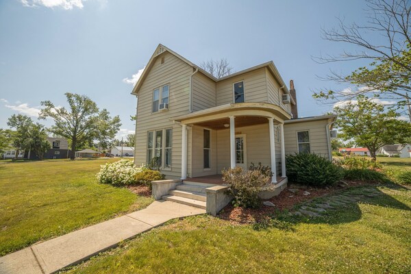 Sweet Retreat At Mark Twain Lake!  Historic 4br/2ba Dog & Family Friendly Home! - Mark Twain State Park, Florida