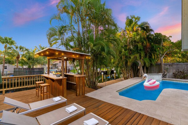 Waterfront House - Solar Heated Pool, Arcade Games - Sunrise, FL