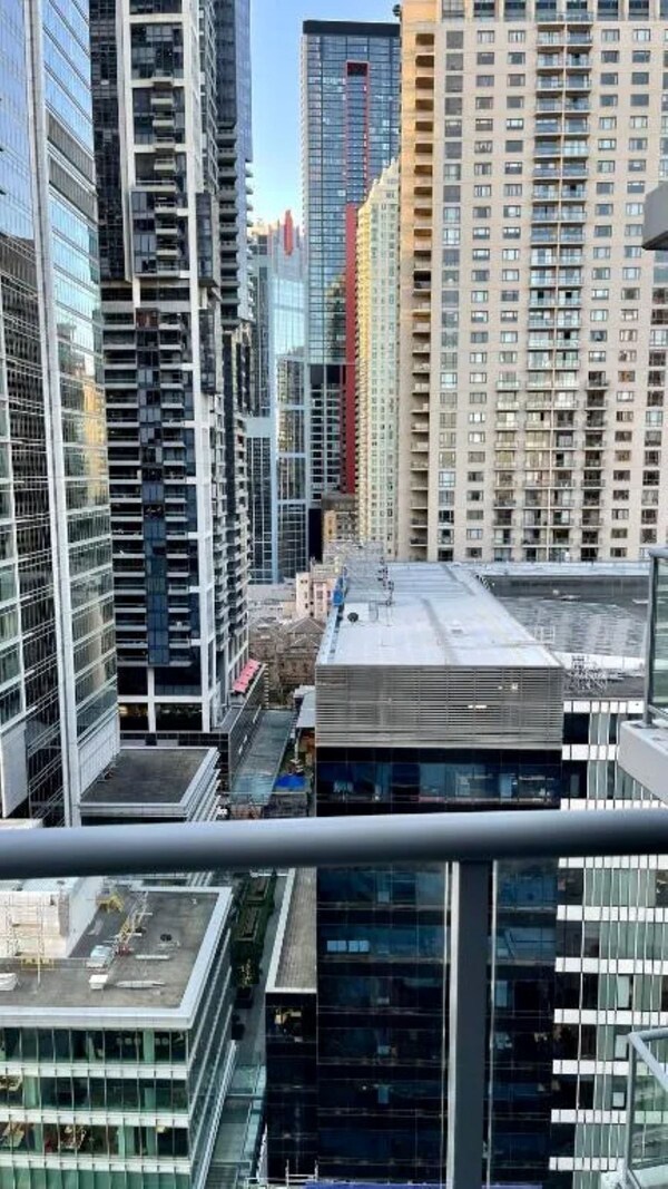 Executive 2 Bedroom W/ Private Balcony At Cunningham Street, Sydney Cbd - Taronga Zoo Sydney