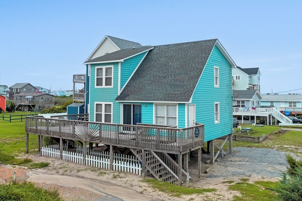Color Me Beachy: Ocean Views | Hot Tub | Dogs Ok - Outer Banks, NC