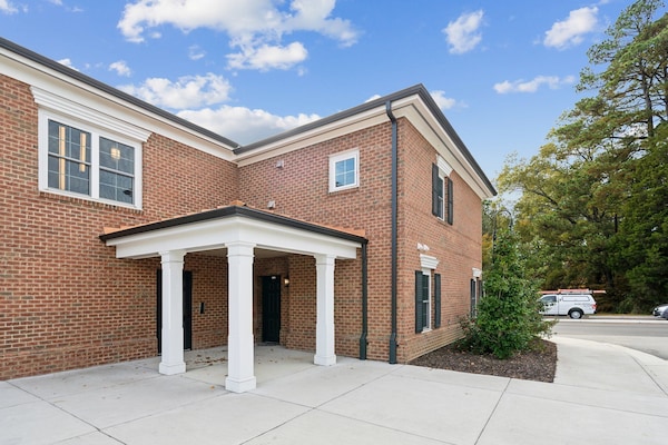 Midlothian 3 Bedroom Getaway For Up To 8 Guests! - Metro Richmond Zoo, Moseley